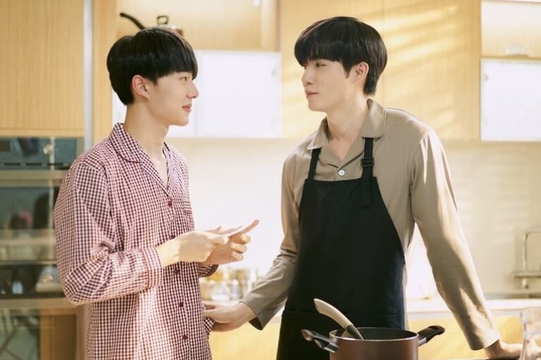 Profil dan Biodata Zee Pruk Panich: Pacar, Series Cutie Pie, Keluarga ...