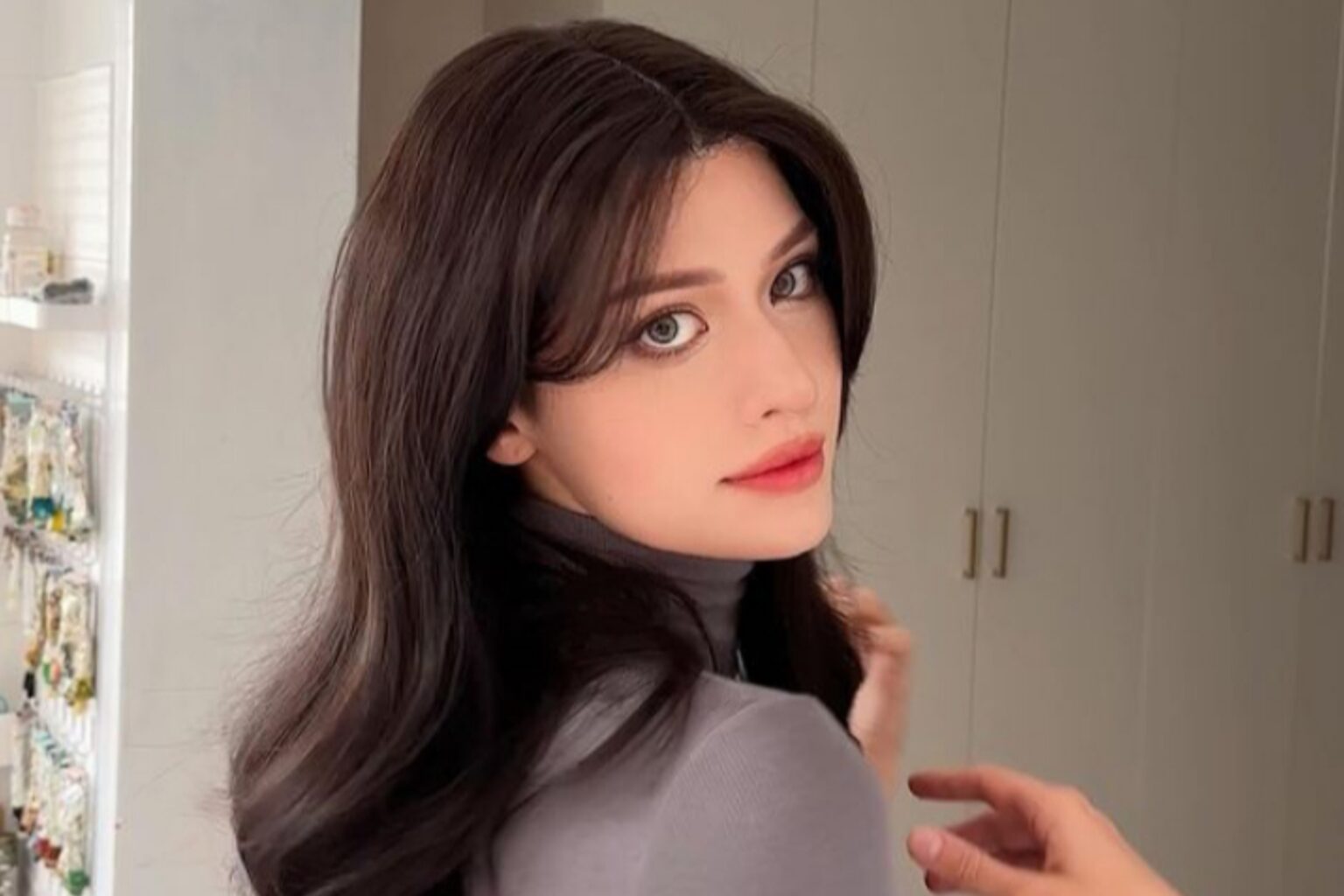 Profil dan Biodata Nihao Karina Coser: Skandal Suami Selingkuh - Showbiz